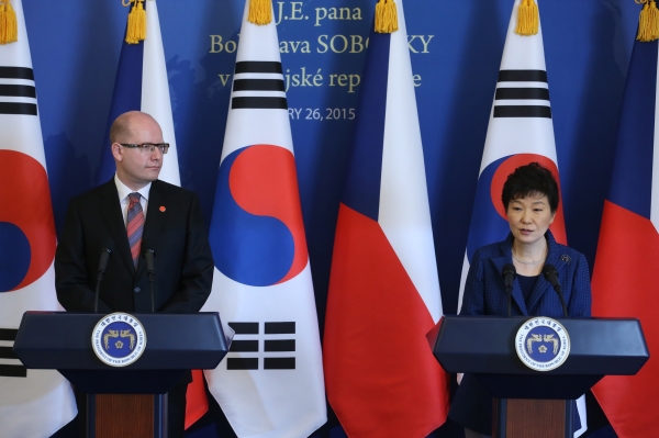 한-체코정상, '전략적 동반자 관계' 격상 합의